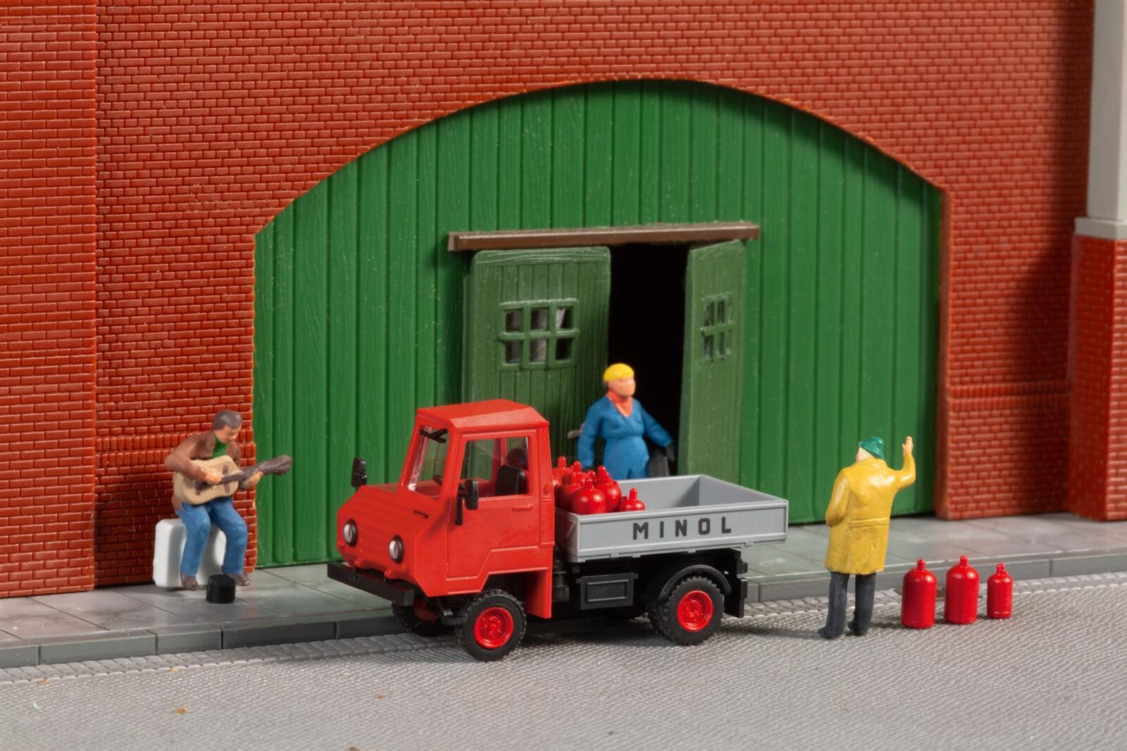 Auhagen 43681 Multicar M24 Pritsche mit Gasflaschen BS, 19,50