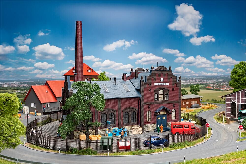 Faller 191796 Fabrik mit Schornstein, 46,80