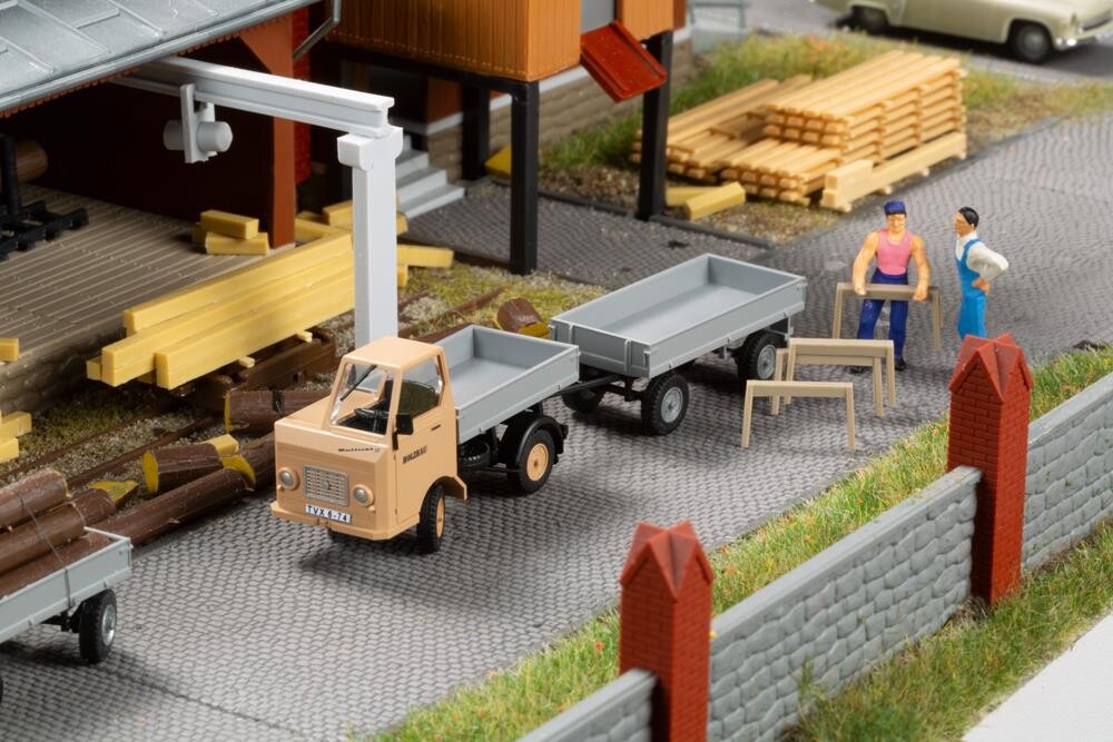 Auhagen 40507 Multicar M22 Pritsche mit Anhänger „Holzbau“, Bausatz, 21 ...